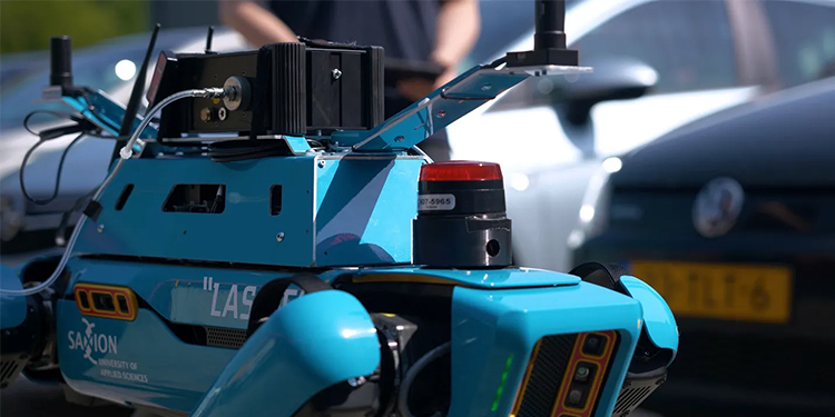 Het kan: een robot die zelfstandig een gaslek opspoort - Tech for Future